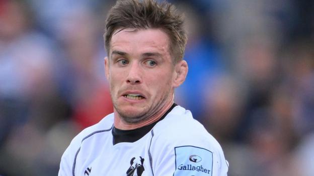 AJ MacGinty: Veteran Bristol Bears fly-half agrees new deal - BBC Sport