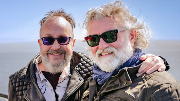 'Proud' 20,000 bikers finish Dave Myers Barrow tribute ride - BBC News