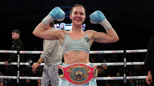 Rhiannon Dixon v Terri Harper: Doncaster's Harper wins on points to ...