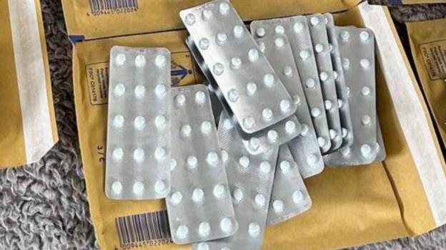 Pregabalin misuse: Rising deaths linked to prescription drug - BBC News