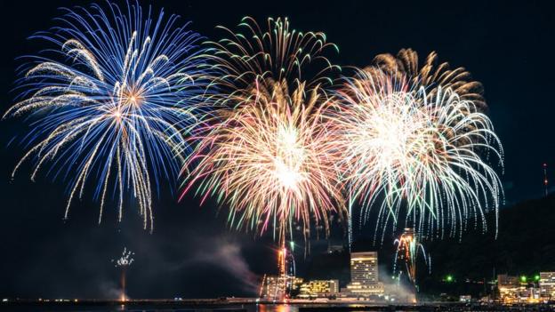 How do fireworks work? - BBC Newsround