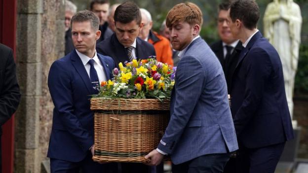 Funeral held for BBC Scotland presenter Nick Sheridan - BBC News
