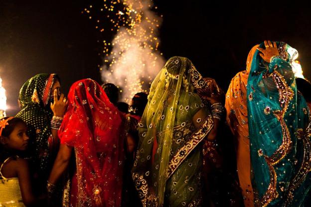 What divorce and separation tell us about modern India - BBC News