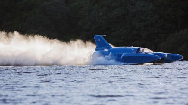 Poole: Record-breaking hydroplane reunited with trophy - BBC News