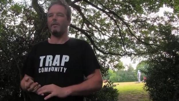 Police concerns over rise of 'paedophile hunters' - BBC News