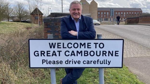 Vision for Cambourne endures as new town turns 25 - BBC News