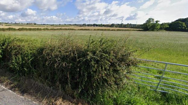 Elwick solar farm and energy store approved - BBC News