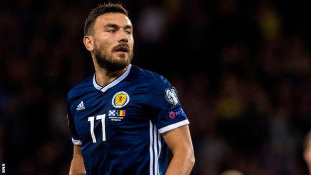 Robert Snodgrass: Former Scotland midfielder joins Hearts - BBC Sport