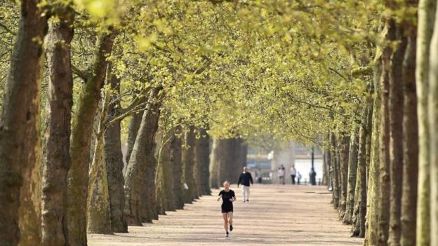 City status: 39 towns competing to become a city - BBC Newsround