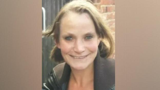 Michelle Hanson murder: Alexander Carr jailed for 19 years - BBC News