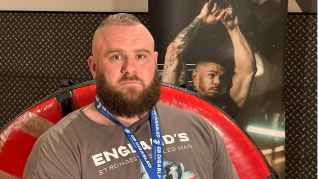 Matt 'Panda' Smyth becomes World's Strongest Disabled Man - BBC News