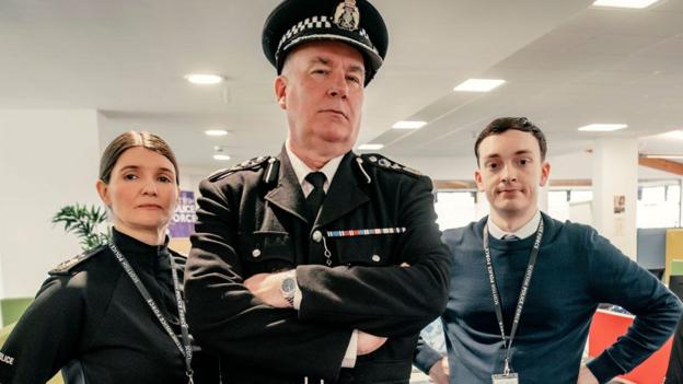 The Chief: Comedy police boss 'always digs himself into a hole' - BBC News