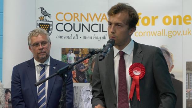 Andrew George reclaims St Ives for Liberal Democrats - BBC News