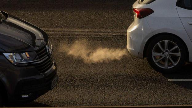 Climate change: Law to cut emissions in NI approved by assembly - BBC News