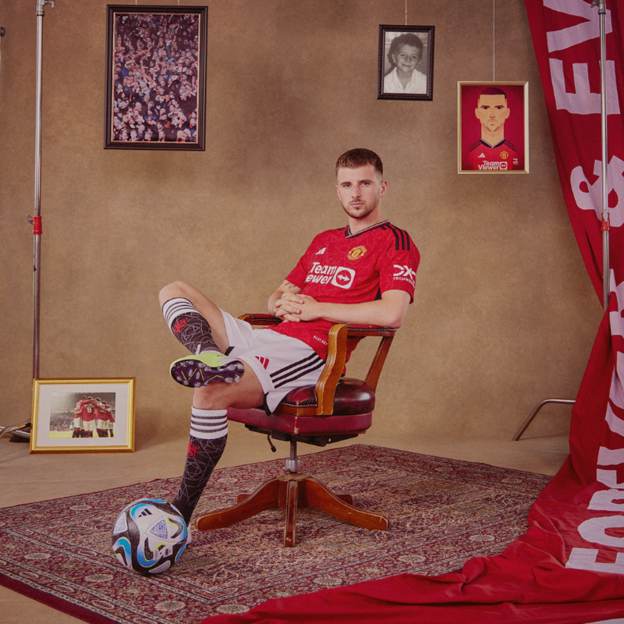 Manchester United announce Mason Mount signing - BBC Sport