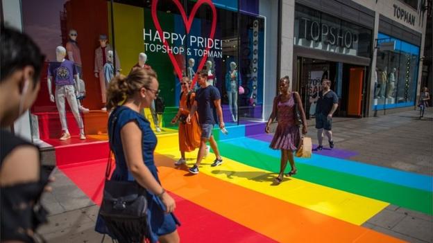 Pride parade in London: Thousands join LGBT march - BBC News