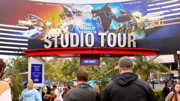 Universal Studios UK: Is a theme park coming to Stewartby? - BBC News