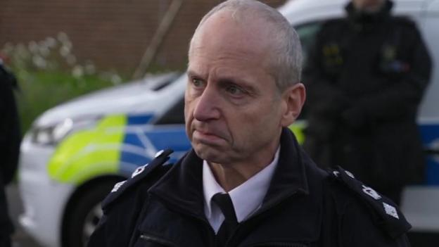 Hounslow house fire: Three children among five victims - BBC News