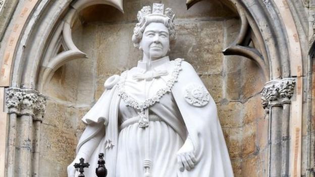 Elizabeth II: St James's Park memorial could cost up to £46m - BBC News