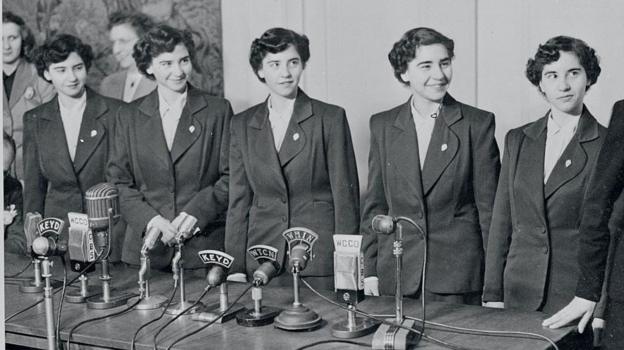 Annette Dionne: Last of Canada's Dionne quintuplets dies aged 91 - BBC News