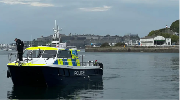'Smuggling people and drugs on yachts a real threat' - BBC News