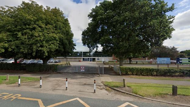 Cottingham High School proposes sixth form closure - BBC News