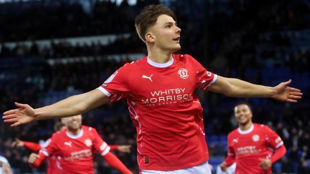 Ian Lawlor: Crewe Alexandra sign Doncaster Rovers goalkeeper - BBC Sport