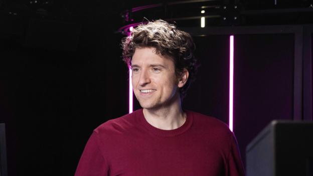 Greg James: Radio 1 Breakfast host gets honorary degree from York - BBC ...