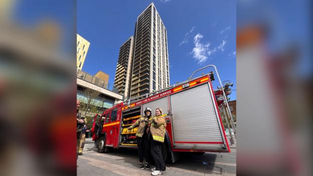 Addlestone: Firefighters tackle 'serious' blaze at block of flats - BBC ...