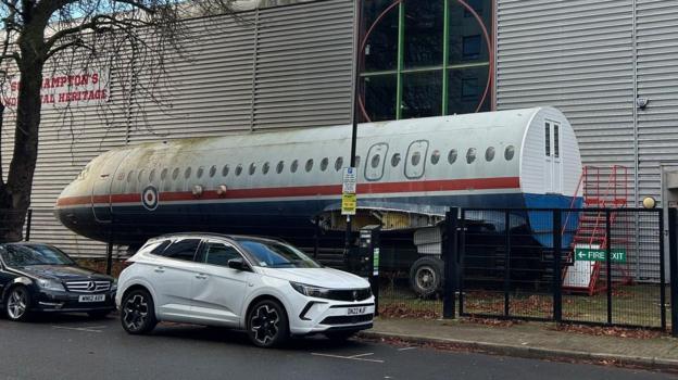 Solent Sky Museum: BAC1-11 jet plane to become cafe - BBC News