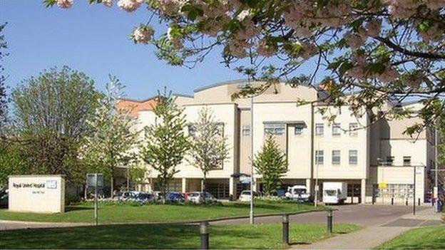 Bath Royal United Hospital's 400 space car park plans - BBC News