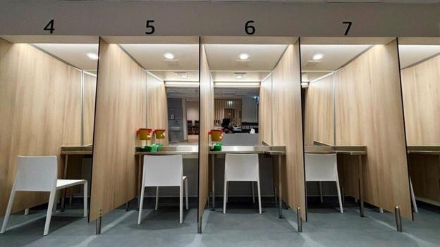 Inside the UK's first legal drug consumption room in Glasgow - BBC News