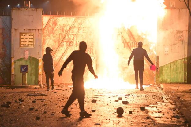 Striking news photos from around the UK in 2021 - BBC News