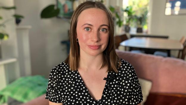 'Endometriosis spreads like my cancer, so why are waits so long?' - BBC ...