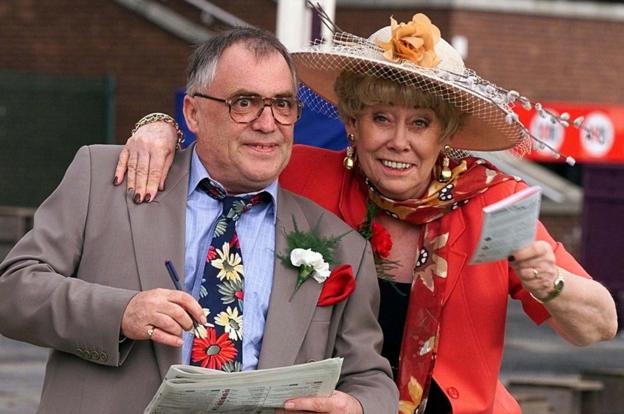Liz Dawn: A life of drama and humour - BBC News