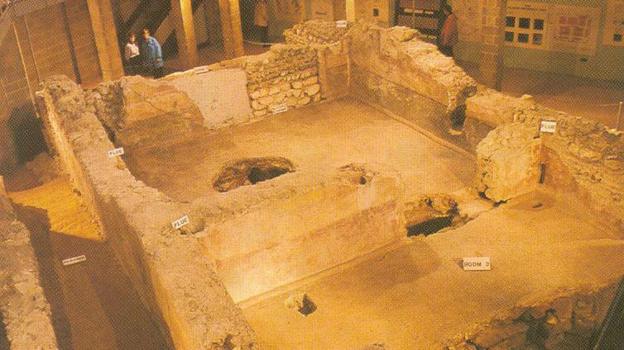 Dover: Roman Painted House reopens after major refurbishment - BBC News
