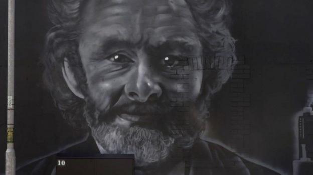 Port Talbot's Michael Sheen on how late dad Meyrick inspired him - BBC News