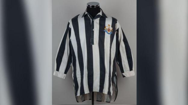 Newcastle United legend George Robledo immortalised in new book - BBC News