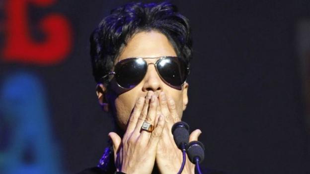 Prince, singer and superstar, dies aged 57 at Paisley Park - BBC News