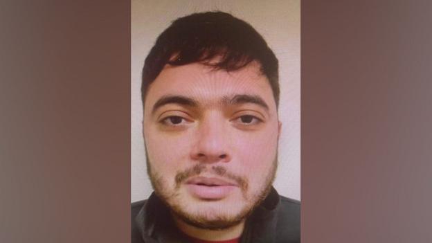 Mohamed Amra - the escaped French prisoner known as 'The Fly' - BBC News