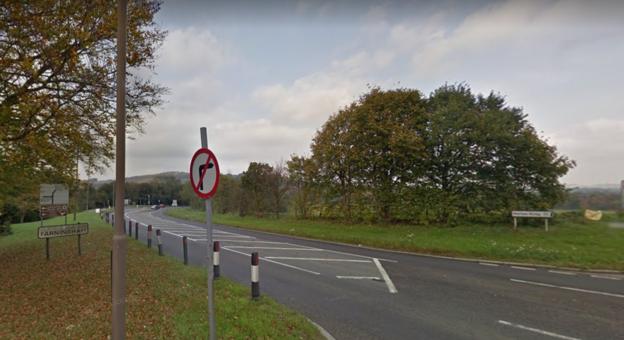 Farningham: Appeal after two men die in A20 crash - BBC News