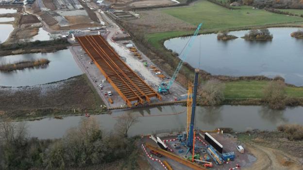 A421 westbound in Bedfordshire to close to 'strengthen weak soil' - BBC ...