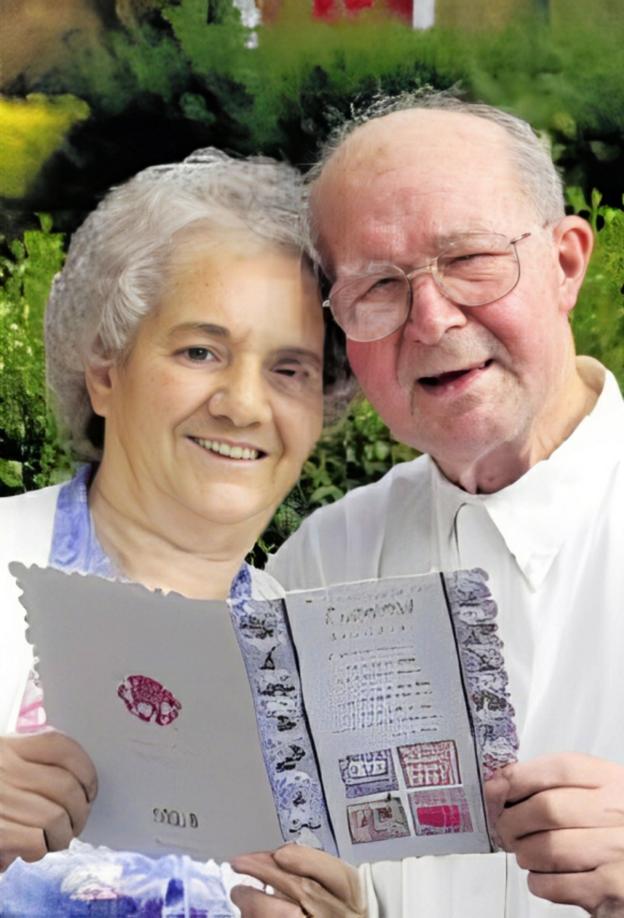 Plaque honours 'remarkable' couple's work in Leicester estate - BBC News