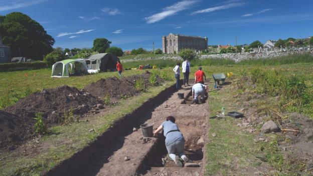 Home of 7th Century princess unearthed in Coldingham - BBC News