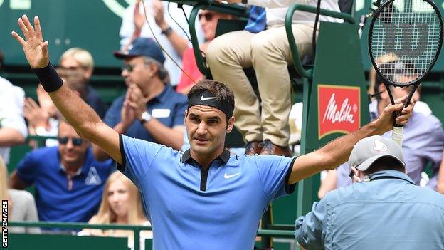 Roger Federer reaches semi-finals at Gerry Weber Open in Halle - BBC Sport