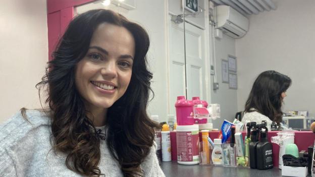 Hamilton homecoming for actor 'just means the world' - BBC News