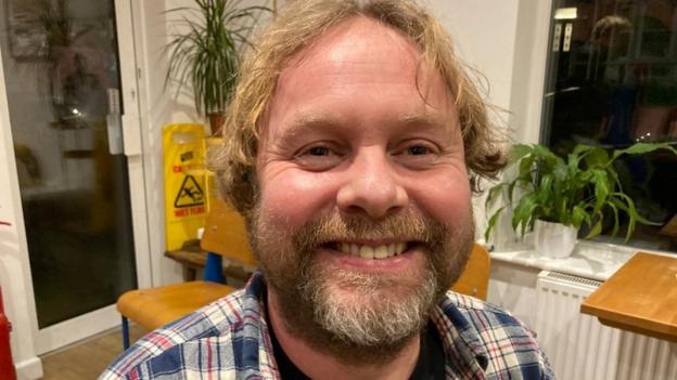 Actor Joe Sims to host new Radio Bristol breakfast show - BBC News