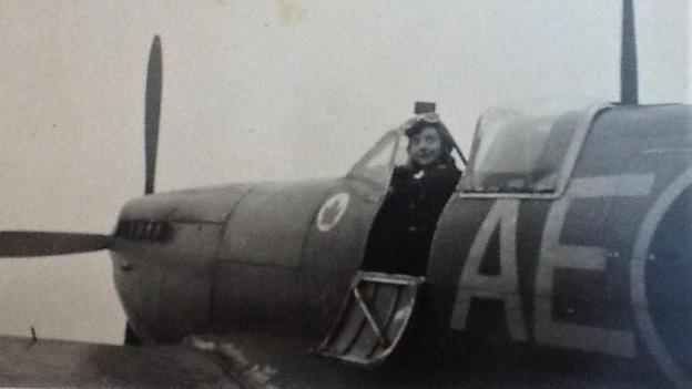 WW2 women ATA pilots 'faced prejudice with humour' - BBC News