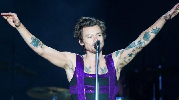 Harry Styles start time and setlist at Manchester Co-op Live - BBC News