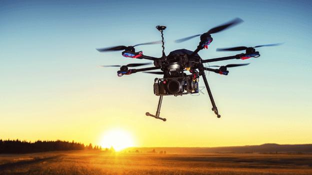 Seattle's Ferris wheel hit by drone - BBC News